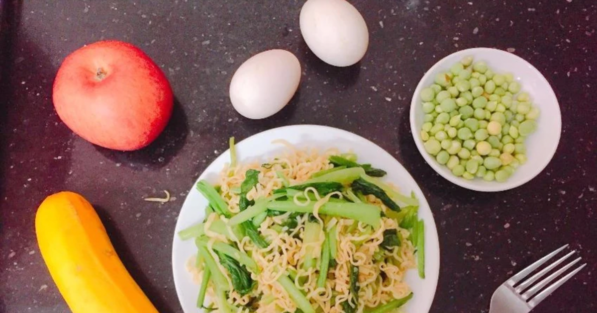 Chỉ tốn chưa tới 10 ngàn đồng bạn có thể tạo ra tô mì gói đủ chất | Báo ...