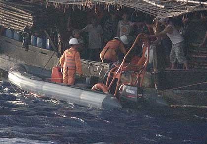 SAR 412 - cứu tinh của ngư dân ở Hoàng Sa | Báo Pháp Luật TP. Hồ Chí Minh