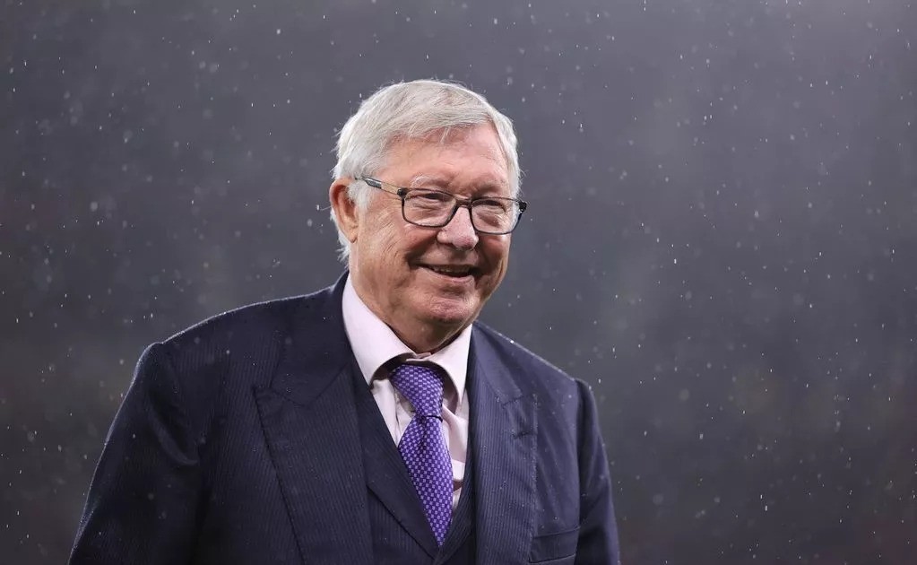 Cựu sao MU tiết lộ Sir Alex Ferguson trở lại làm HLV trong tuần này ...