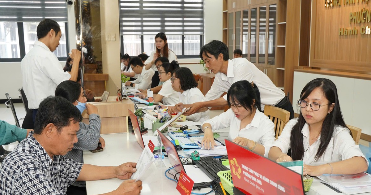 Thành ủy TP.HCM yêu cầu xử lý nghiêm lợi dụng chính sách giải quyết chế độ với công chức | Báo ...