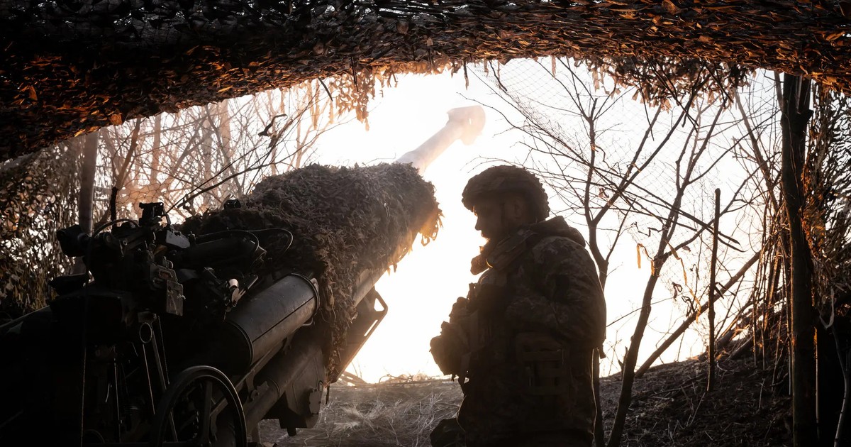 Chiến sự Nga - Ukraine 22-4: Ukraine đánh trúng tàu lâu đời nhất của ...