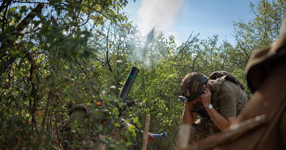 Chiến sự Nga - Ukraine 6-9: UAV Ukraine tấn công nhà máy lọc dầu lớn nhất của Nga; Ông Medvedev ...