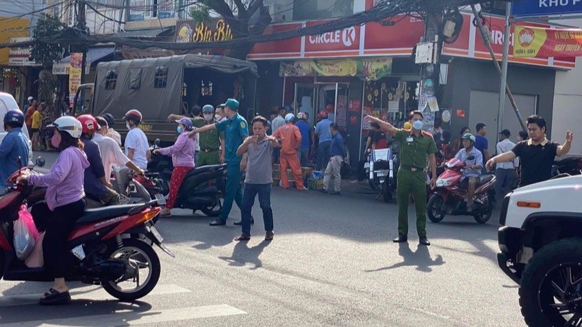Không khởi tố vụ sập cửa hàng Circle K ở quận 4 làm 1 nữ sinh tử vong | Báo Pháp Luật TP. Hồ Chí ...