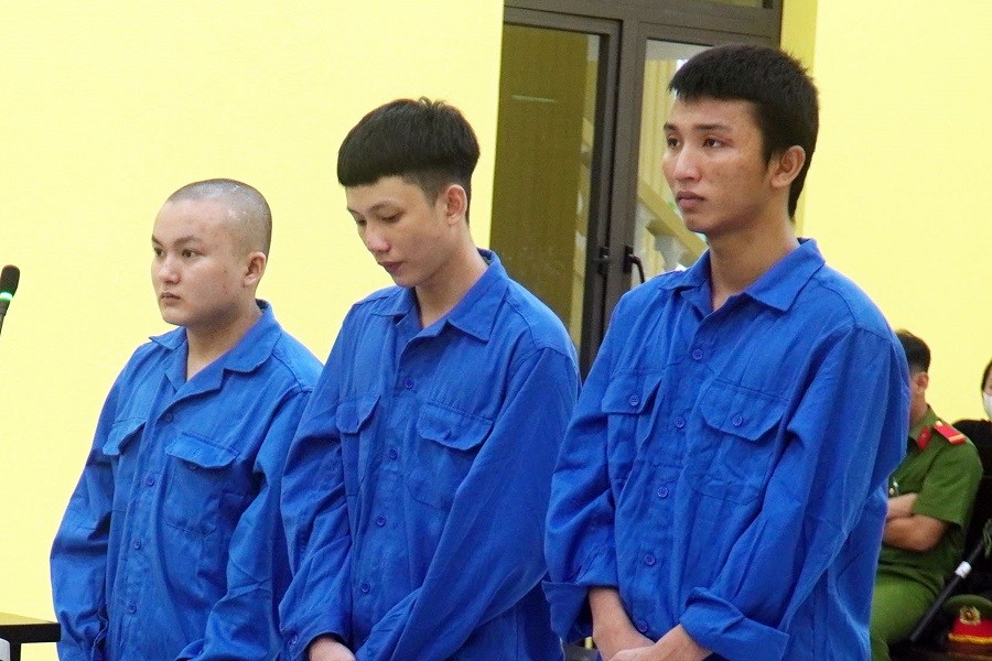 Phạt 13 năm tù thanh niên sát hại người yêu cũ của bạn gái | Báo Pháp ...