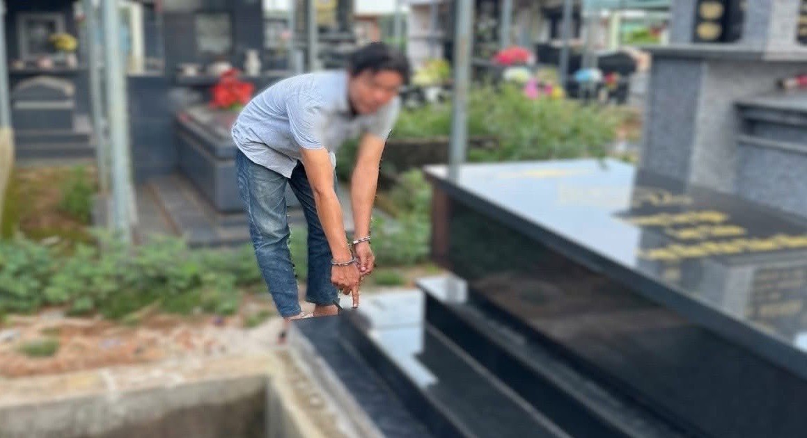 Bắt tạm giam nghi phạm đập phá mộ tại nghĩa trang Núi Đỏ ở Đồng Nai ...