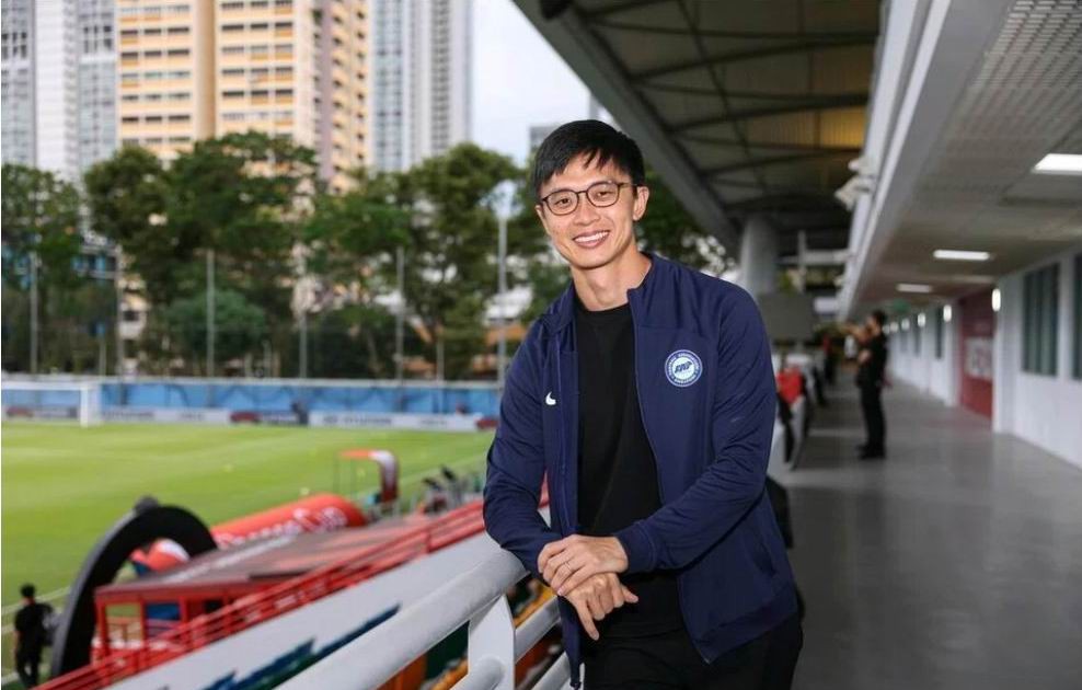Lạ lùng HLV Gavin Lee trẻ như sinh viên tạo kỳ tích cho tuyển Singapore ...