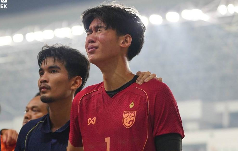 Thái Lan khóc như mưa sau khi mất ngôi vô địch về tay Úc | Báo Pháp ...