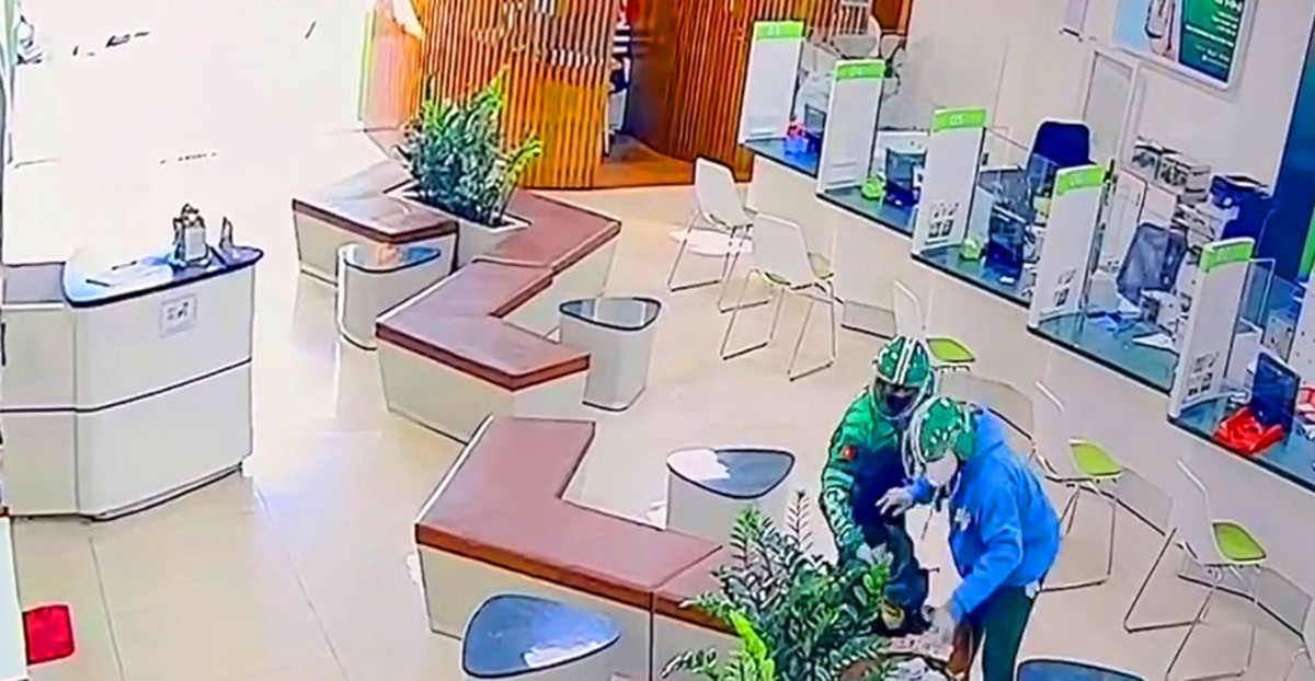 Vụ cướp ngân hàng ở Gia Lai: Nhân viên nhấn chuông báo động, ném tiền ...