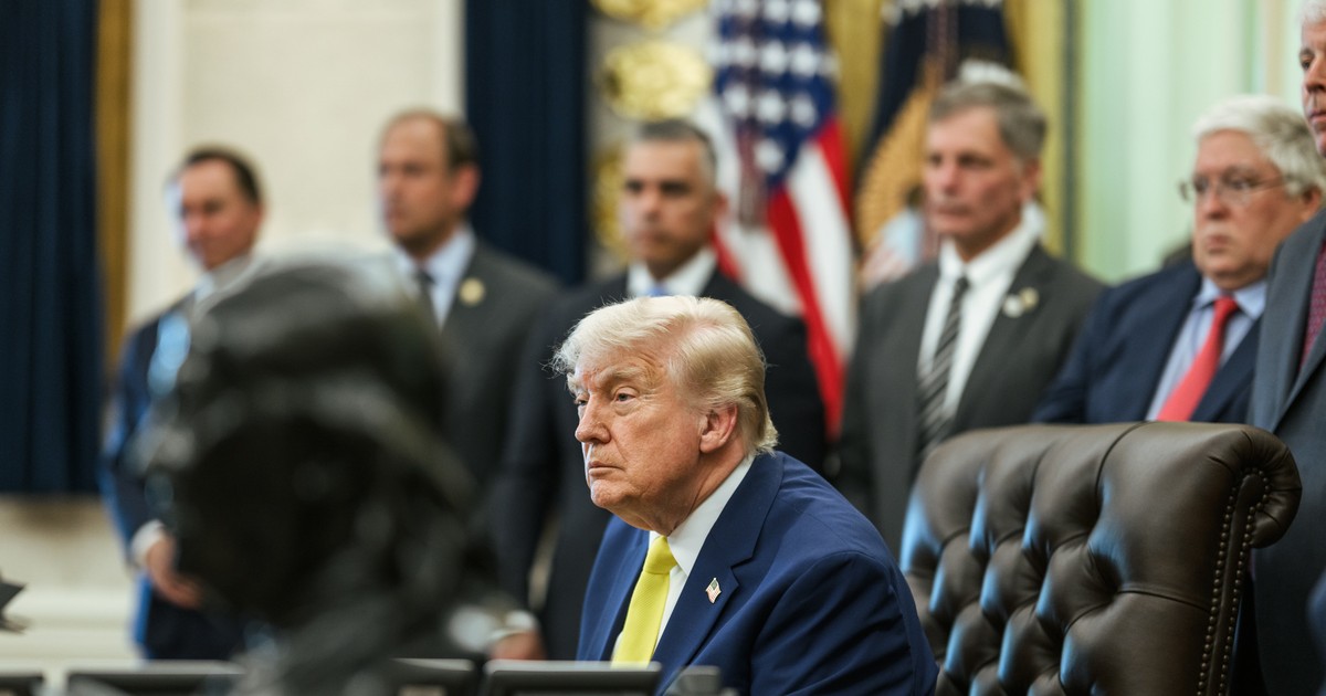 Ông Trump nói Iran sẽ phải 'trả giá' vì đàm phán quá chậm; Nga-Trung ...
