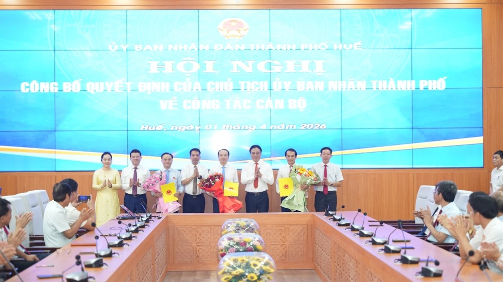 TP Huế điều động, bổ nhiệm nhiều cán bộ chủ chốt | Báo Pháp Luật TP. Hồ ...