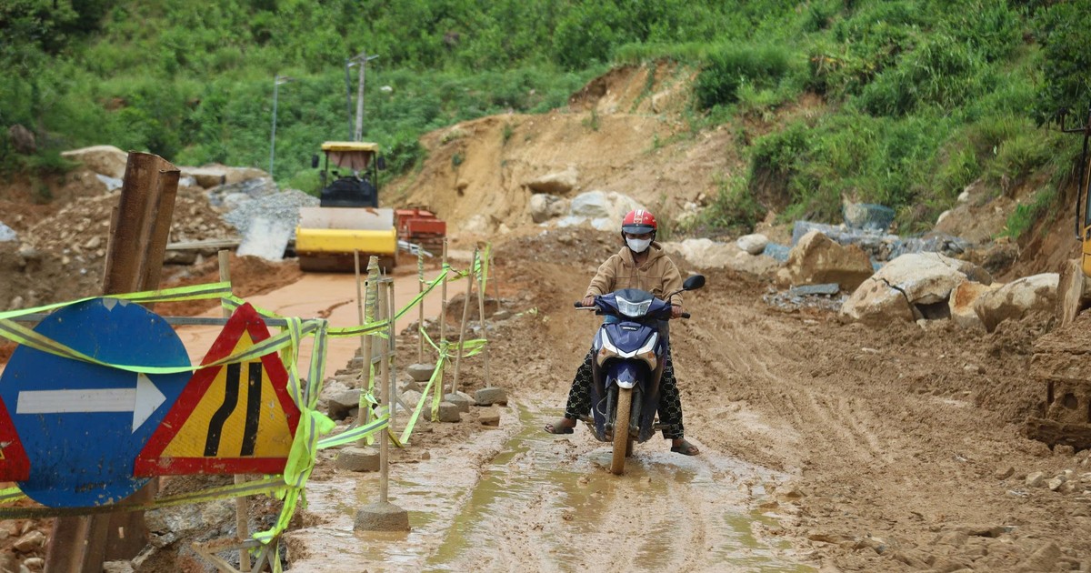 Sửa taluy đường Trường Sơn Đông: Làm mãi không xong | Báo Pháp Luật TP ...
