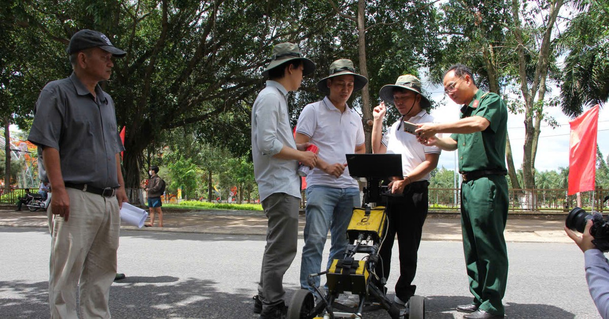 Chuyên gia Đại học Quốc gia TP.HCM dùng công nghệ cao tìm hài cốt liệt ...