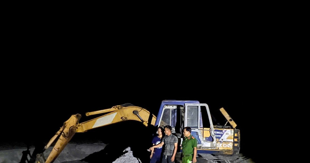 Bị khởi tố vì khai thác trái phép 3 m³ cát | Báo Pháp Luật TP. Hồ Chí Minh